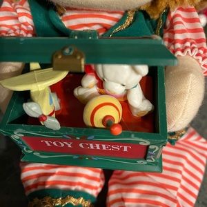 Cuddle Kidz | Other | Vintage Cuddle Kidz Christmas Musical Doll Elf ...